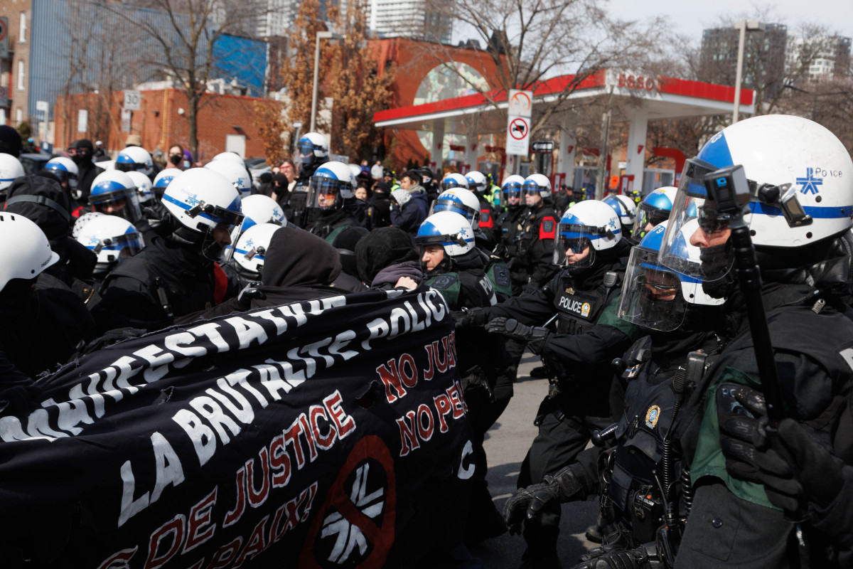 Accounts from Montreal protesters detail police violence | News – The Link