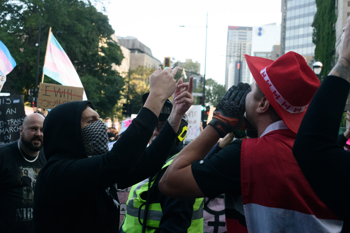 “Down with hatred”: Hundreds of pro-trans protestors counter the OMMC ...