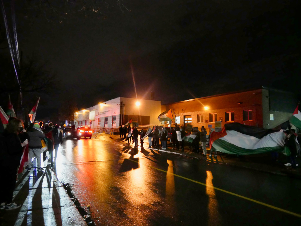 Protestors disrupt Stephen Harper-led pro-Israel talks | News – The Link